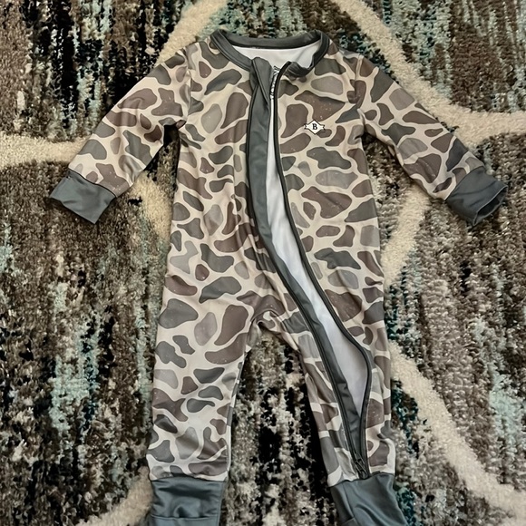 BURLEBO | One Pieces | Burlbo Tan Camo Onesie With Convertible Hands ...